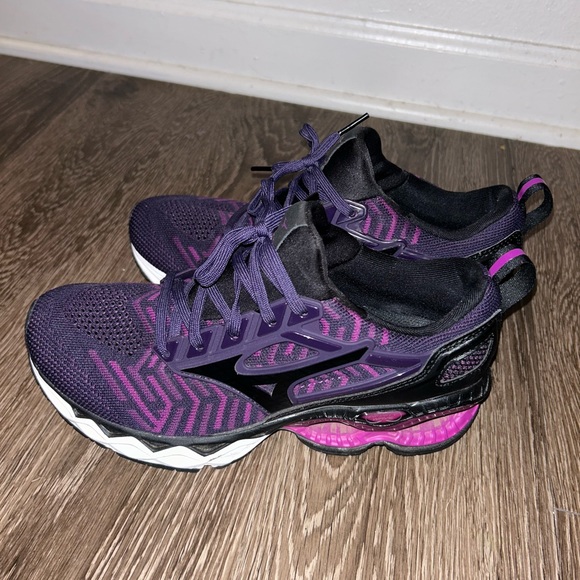 Mizuno | Shoes | Purple Mizuno Wave Creations Super Comfy Just Narrow ...